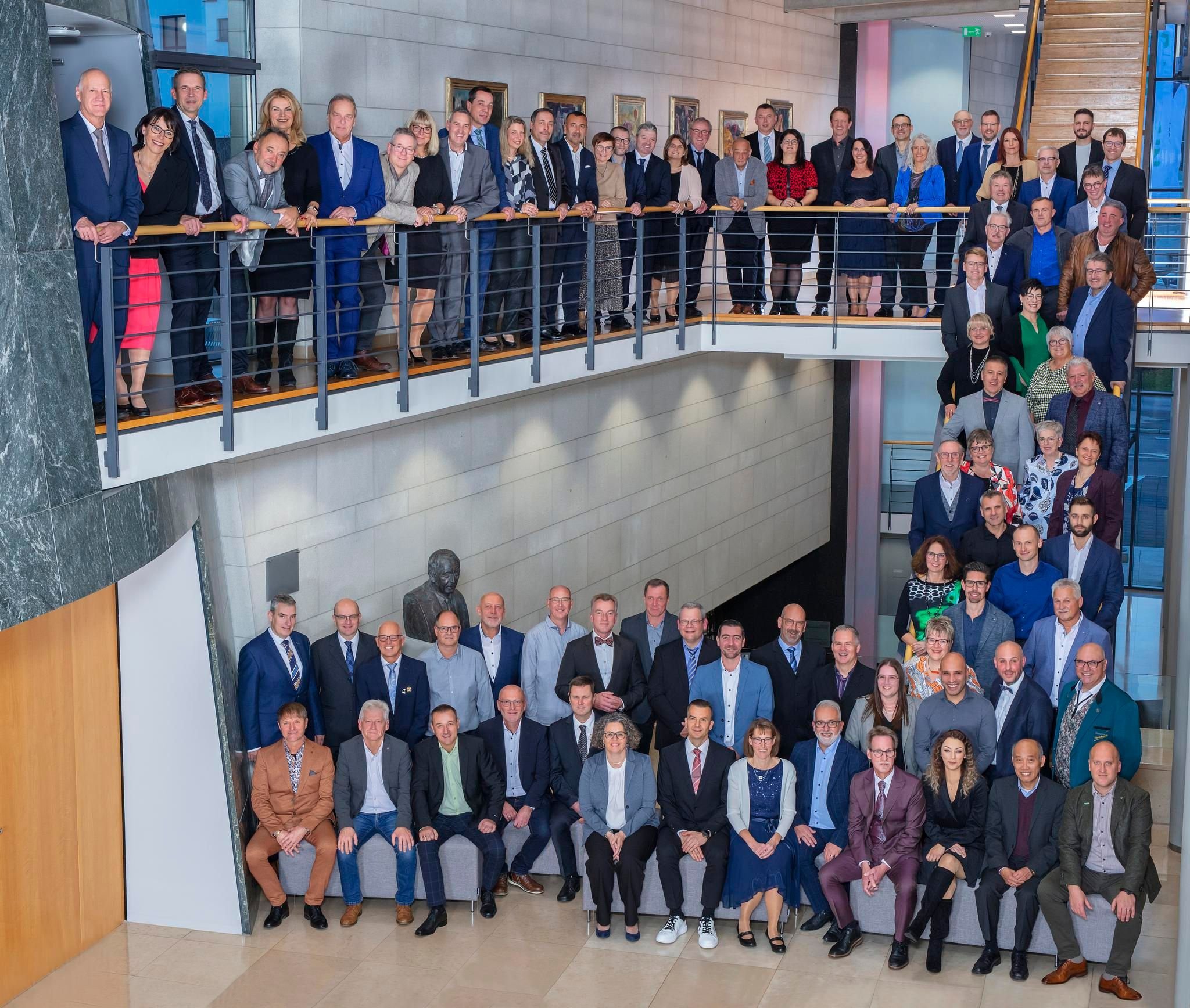 Aesculap-Mitarbeiter für 25, 40 und 50 Jahre geehrt.