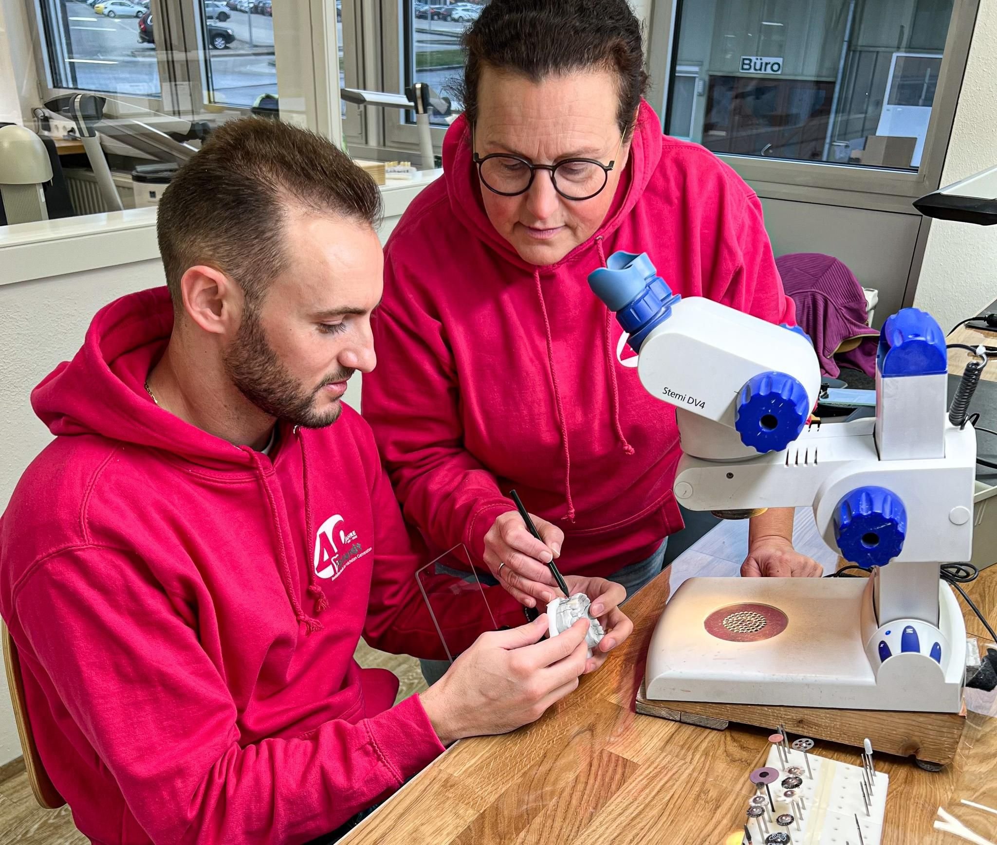 Handwerk sucht dringend Ausländer