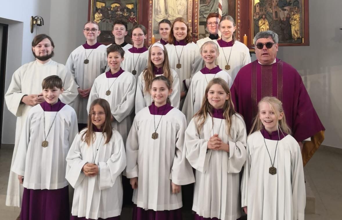 Fünf neue Ministrantinnen und Ministranten