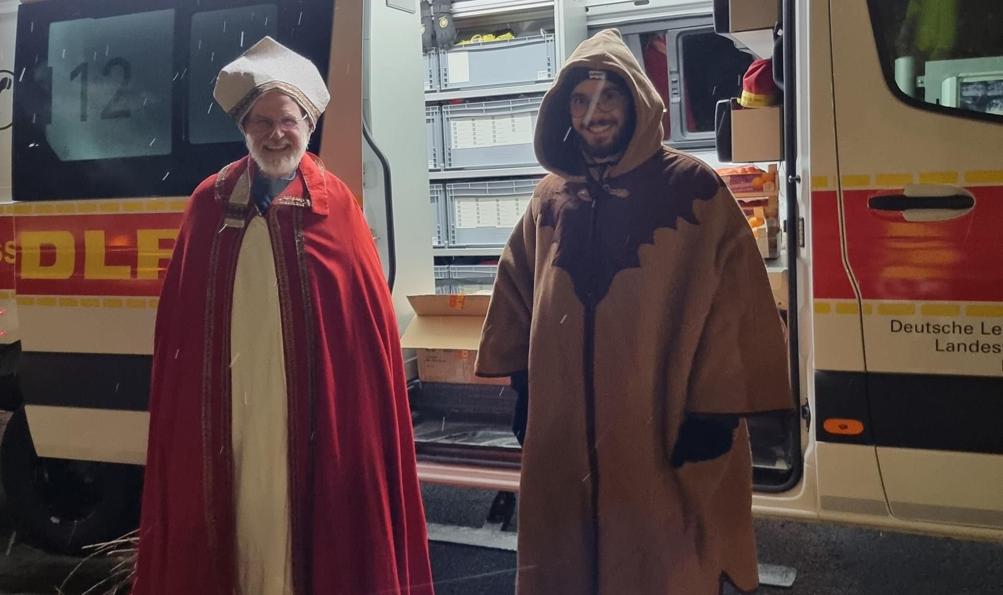 Nikolaus besucht DLRG-Training