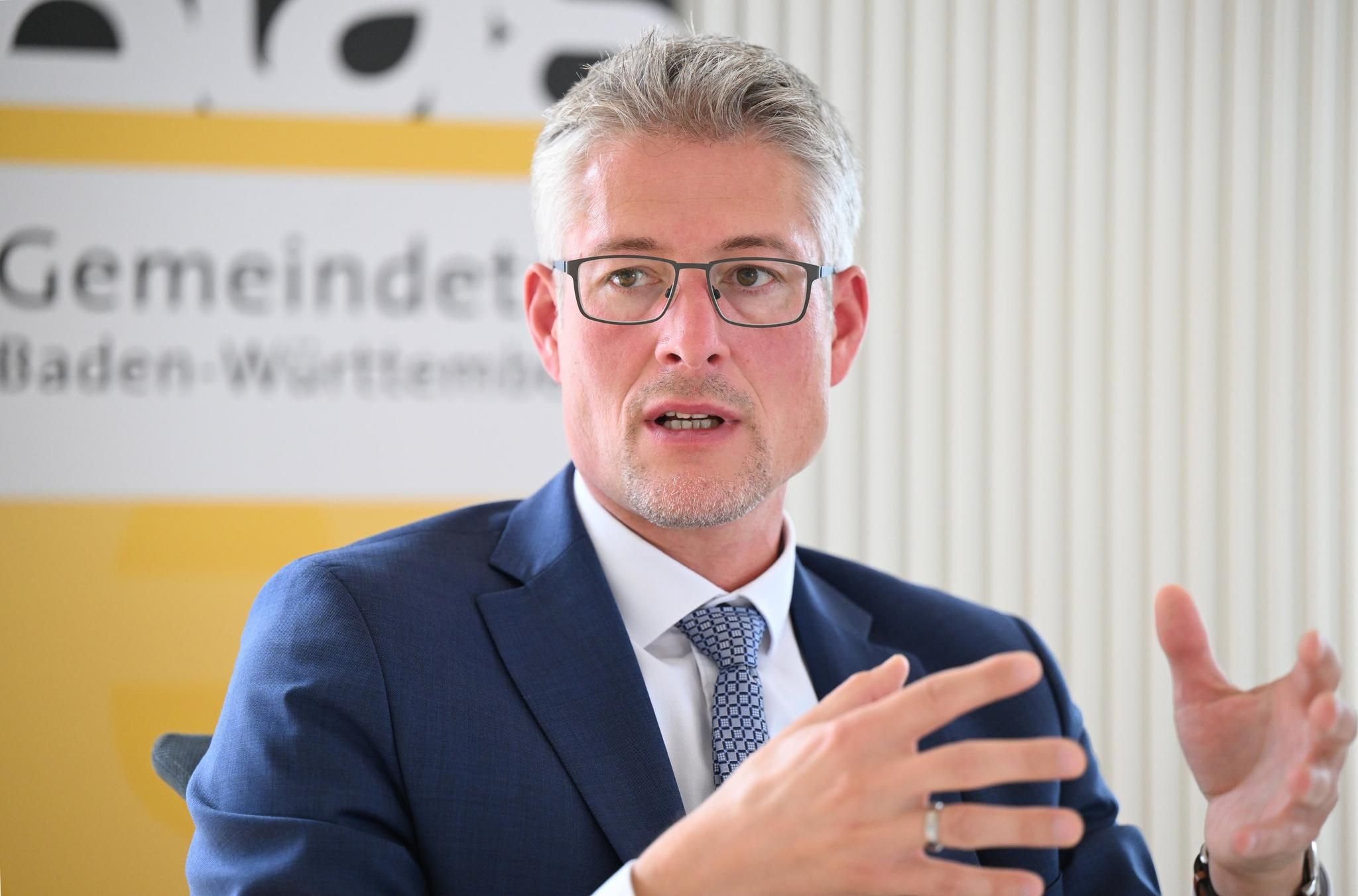 Falsche Versprechen in Bildungspolitik, Steffen Jäger warnt
