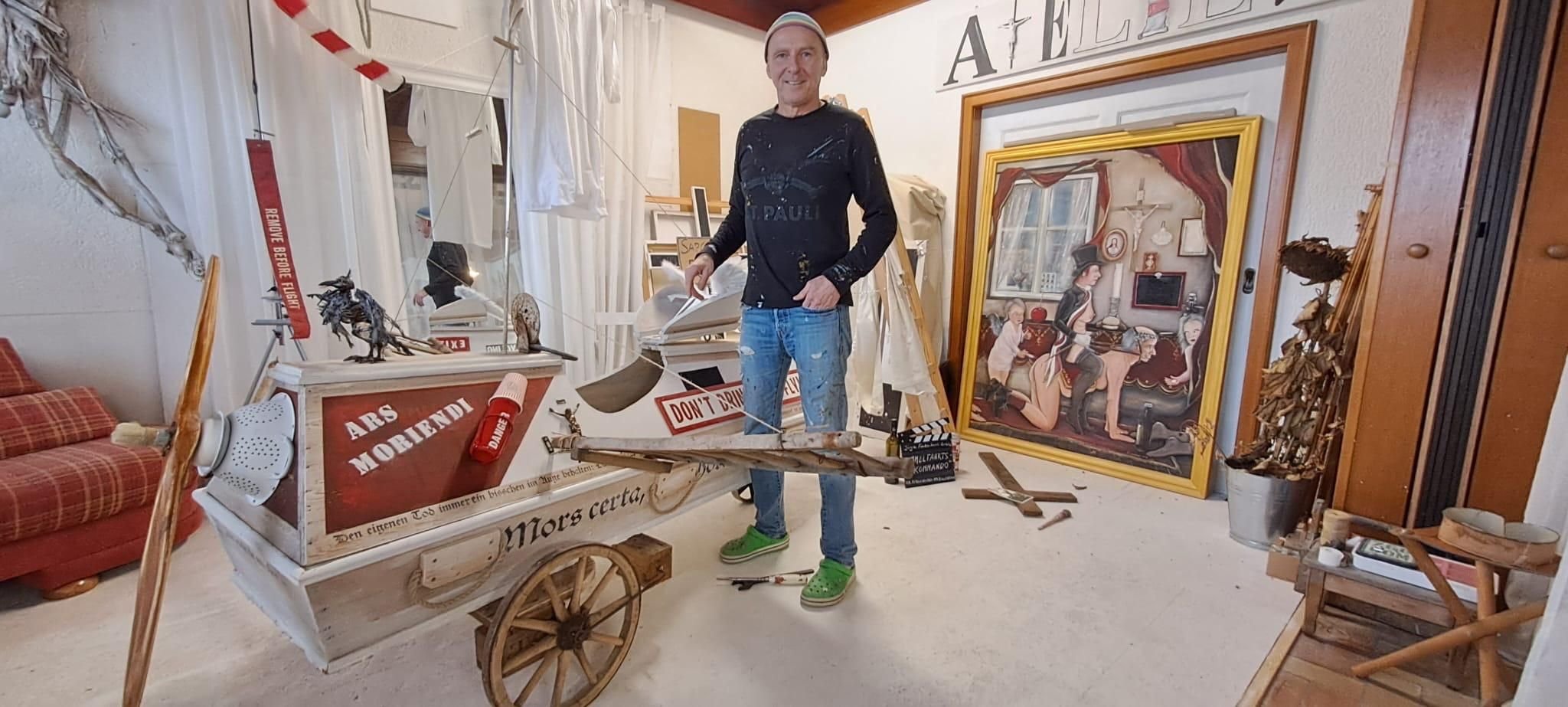 Frankenhauser-Erlitz fotografiert Menschen im Sarg