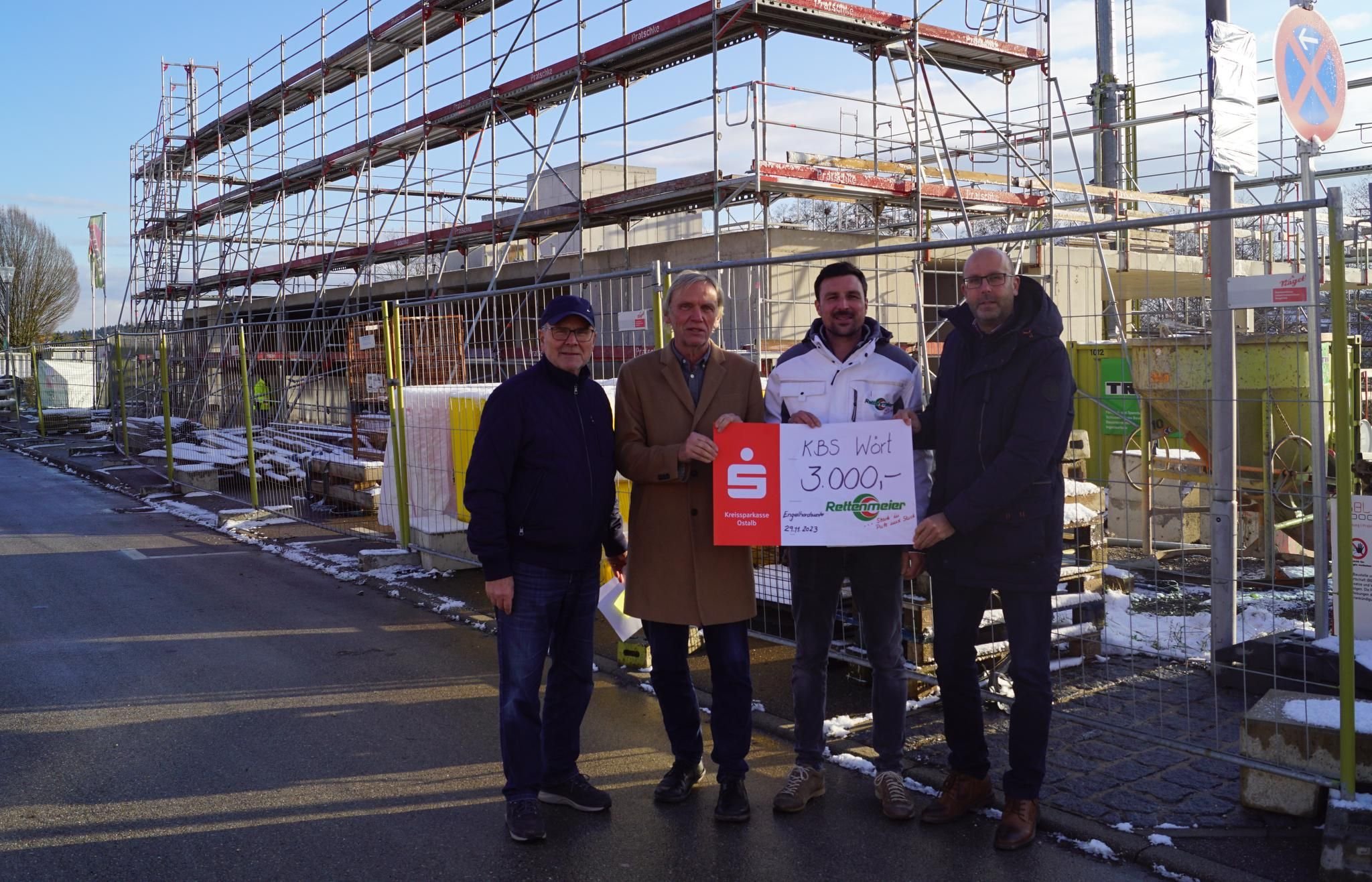 Stuckateurbetrieb Rettenmeier übergibt Spende an die KBS