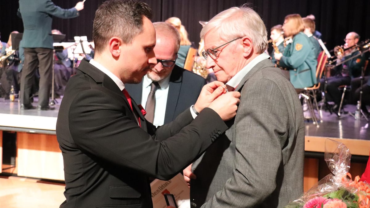 Kurt Ott bekommt Ehrenmedaille von Sigmaringendorf