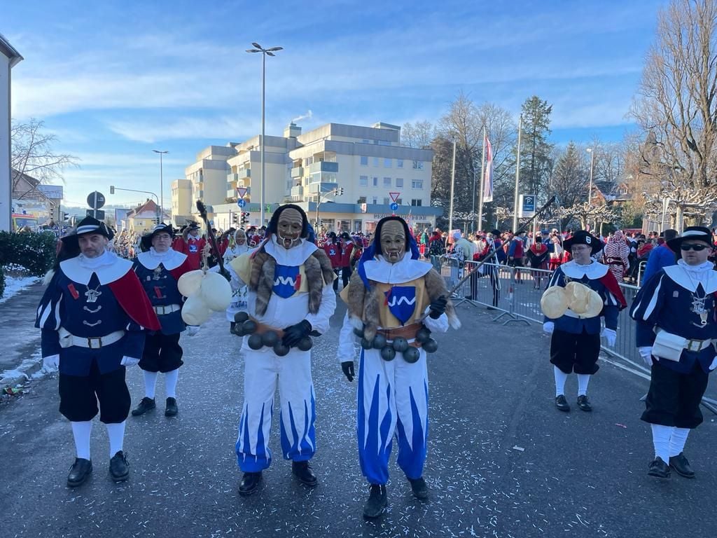 Narrenzunft Wehingen stellt neues Narrenkleid vor