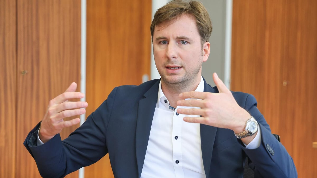 Friedrichshafen: Bürgerrmeister Andreas Hein zu Hallen und Kultur