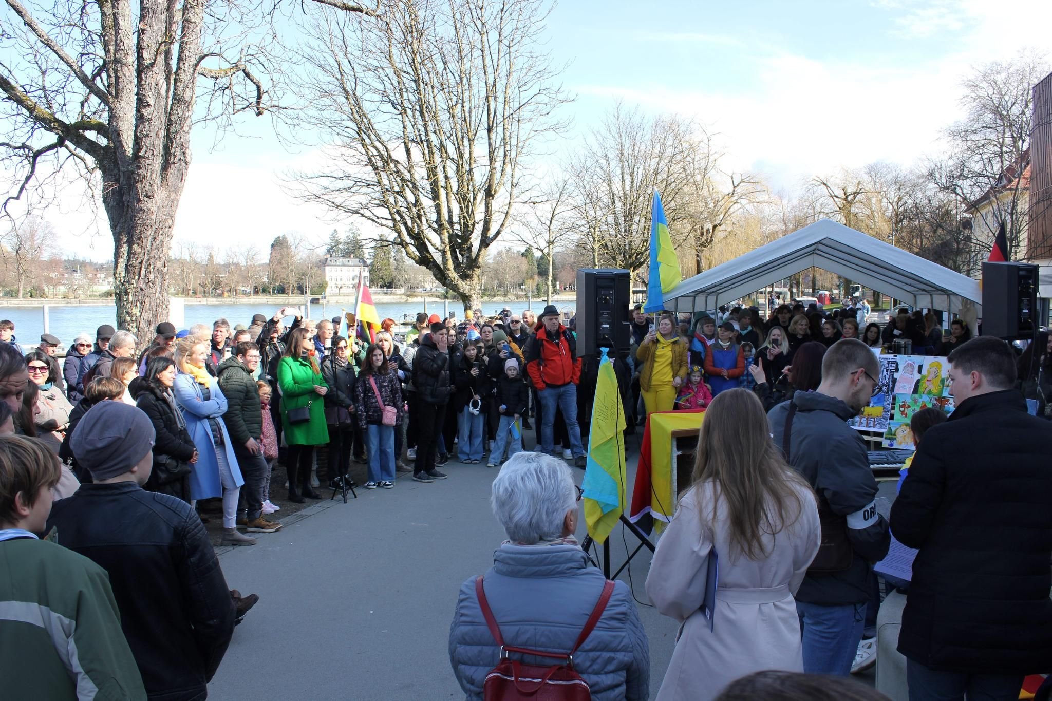 Kundgebung in Lindau erinnert an Kriegsbeginn vor zwei Jahren