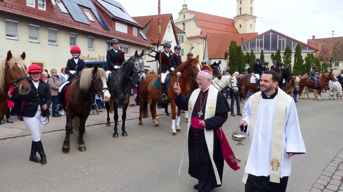 Sonnenschein lockt viele Besucher zur Prozession