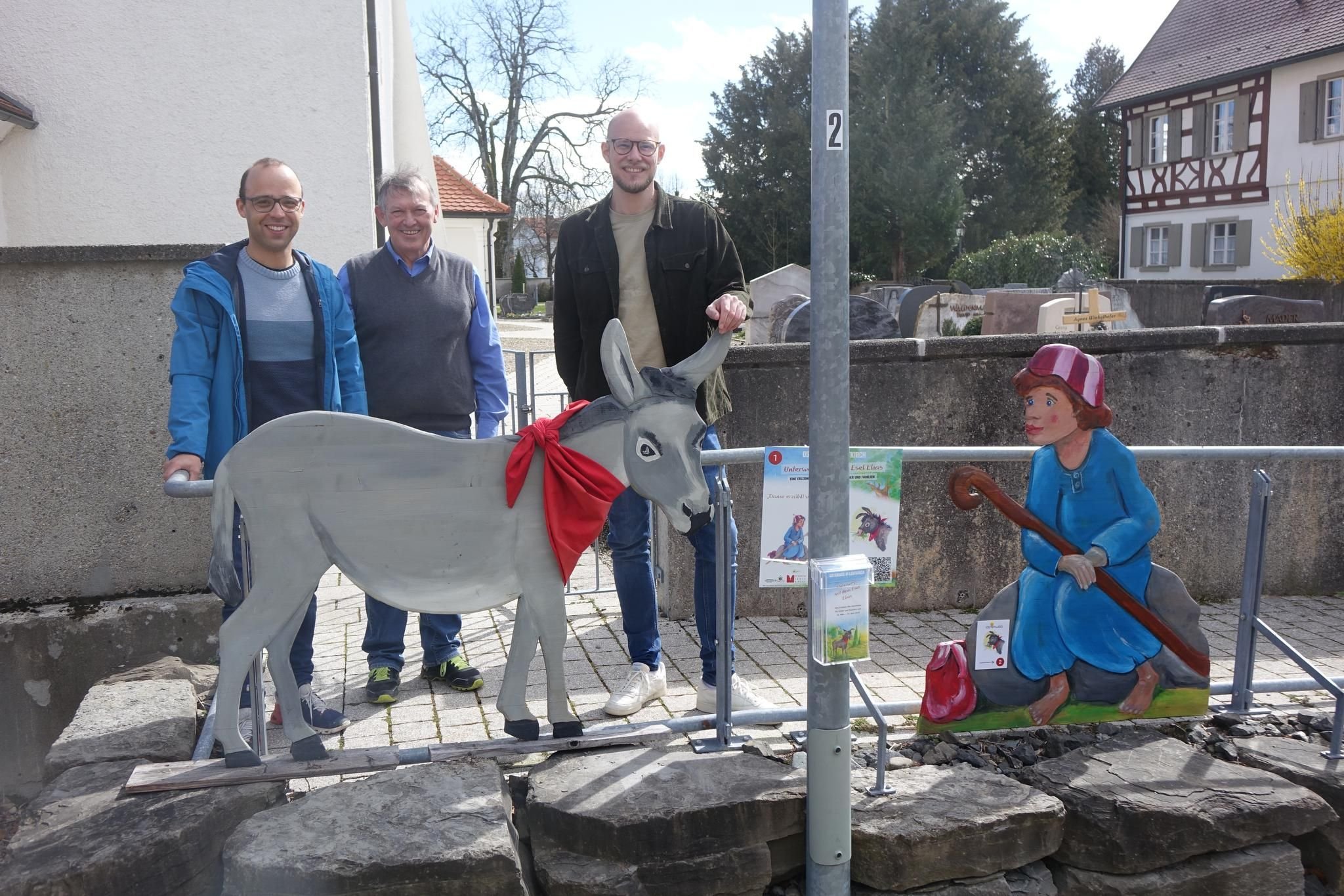 Unterwegs mit dem Esel Elias auf einem Rundweg mit elf Stationen