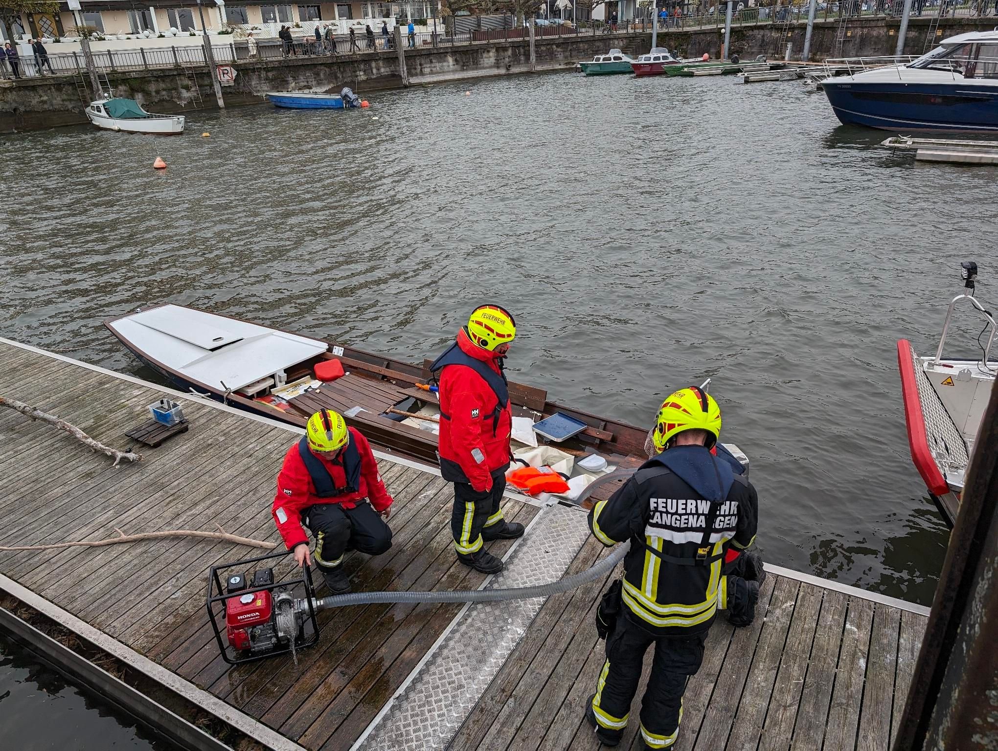 Langenargen: Motorboot sinkt beinahe