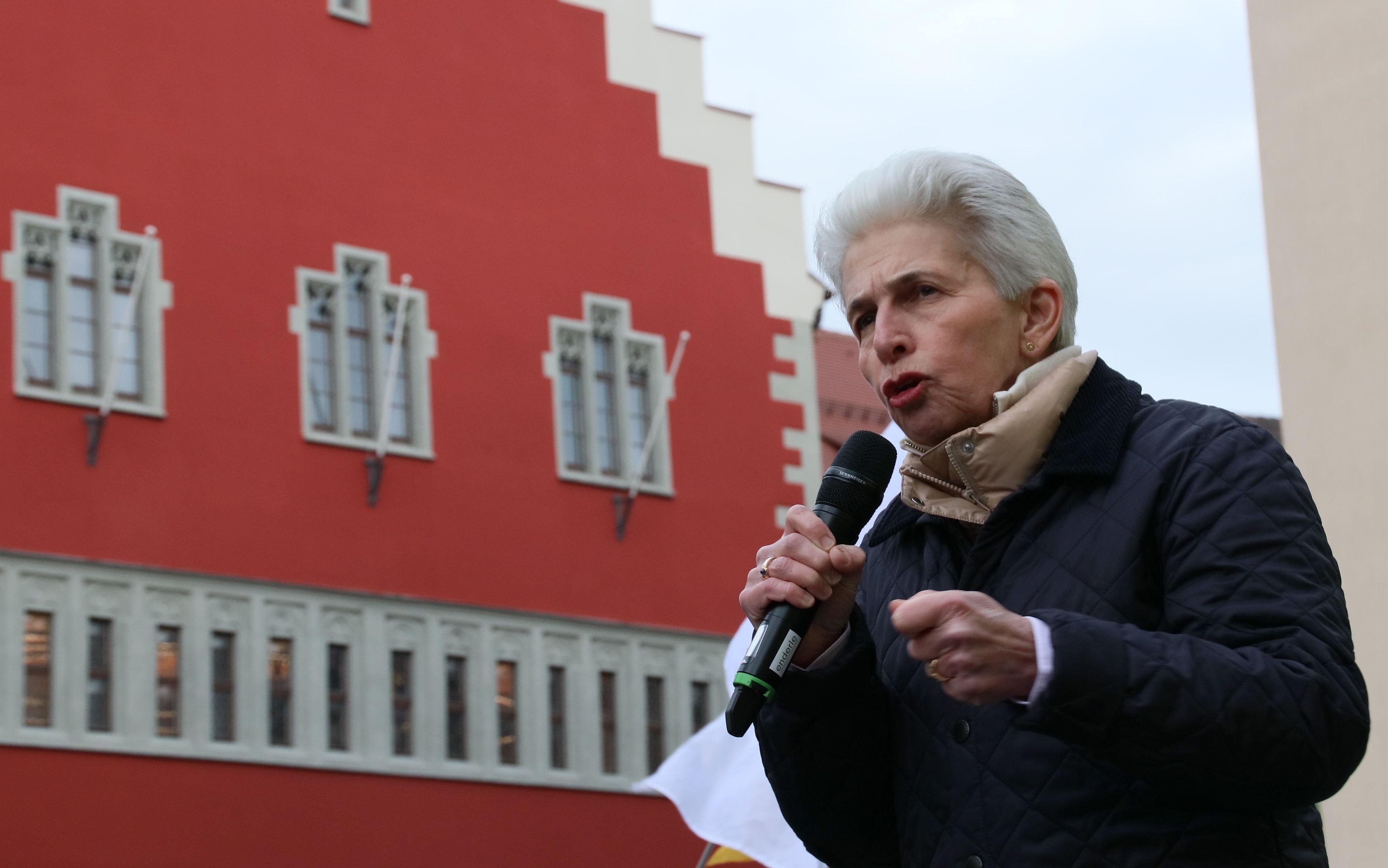 Strack-Zimmermann beschimpft Demonstranten