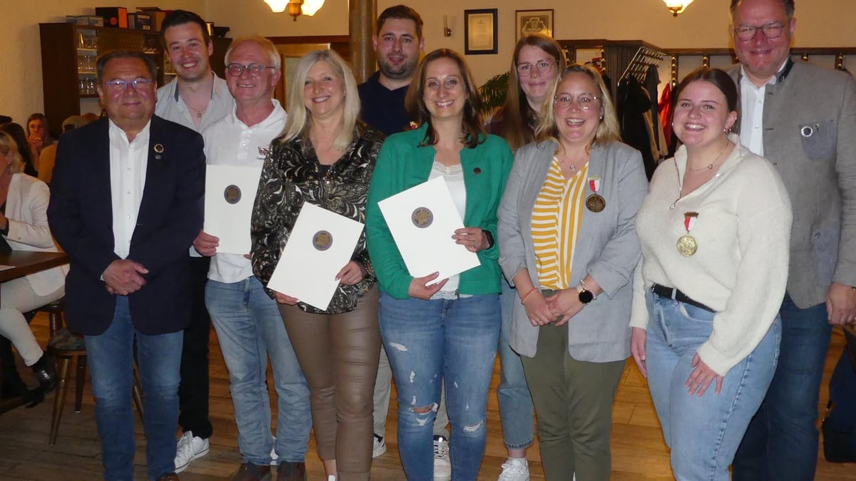 Trommgesellenzuft ehrt verdiente Mitglieder