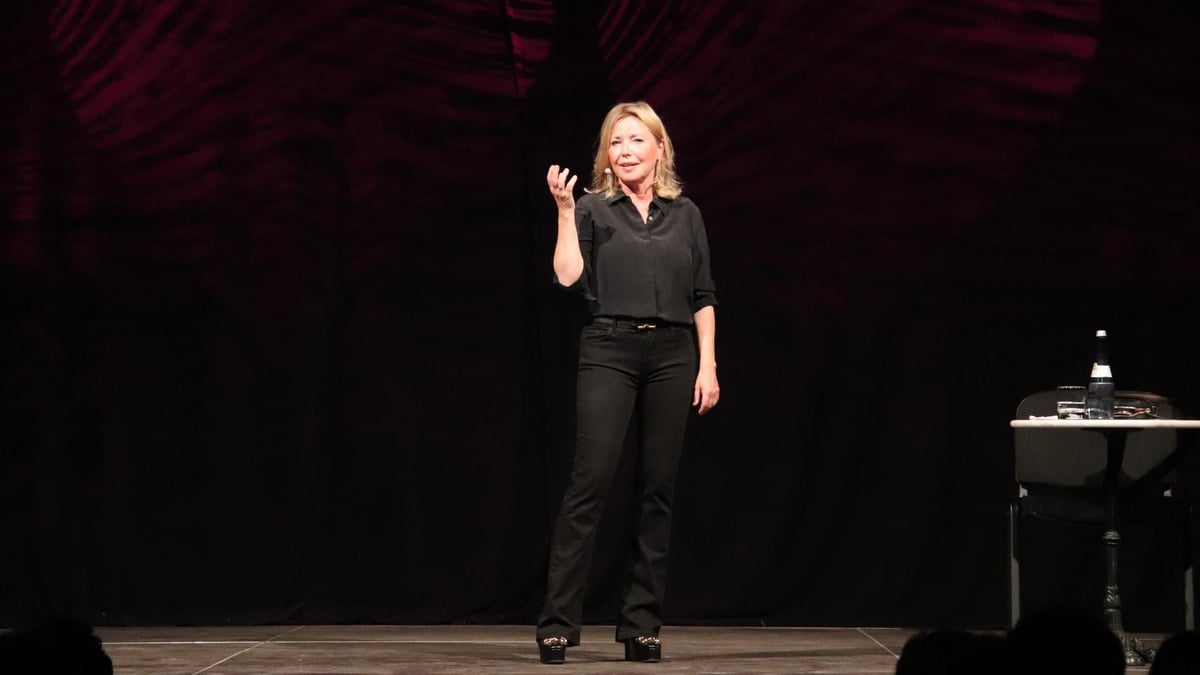 Simone Solga im Ulmer Zelt