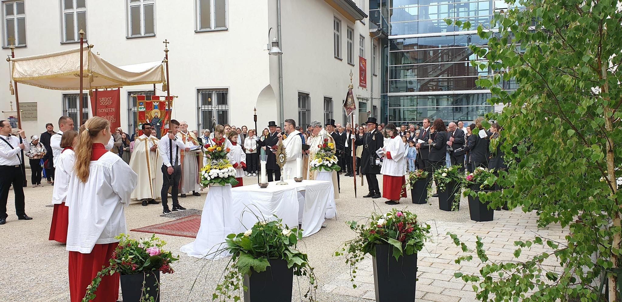 Prozession an Fronleichnam in St. Martin