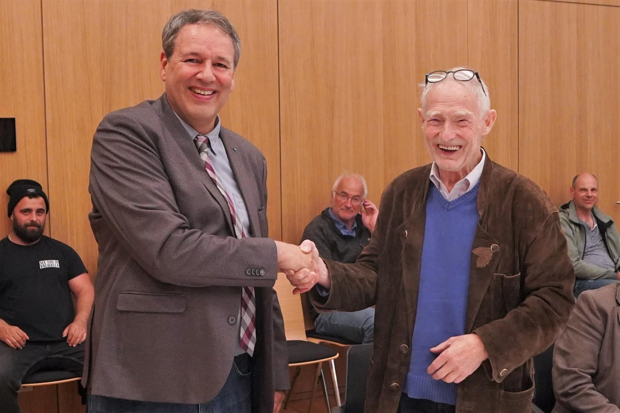 Walpertshofer Ortsvorsteher Karl Grabowski aus Rat verabschiedet