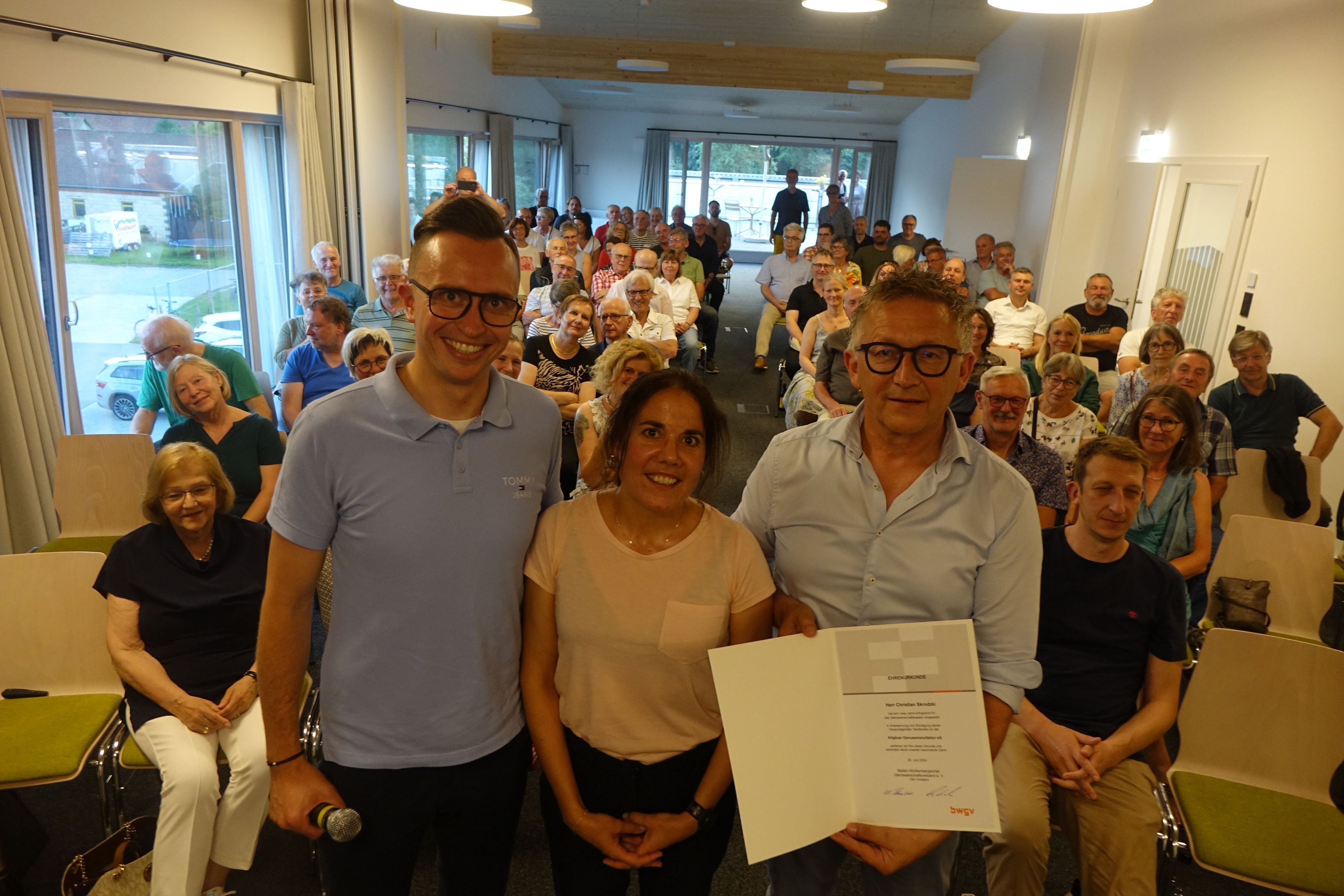 Skrodzki erhält Ehrenurkunde des Genossenschaftsverbands