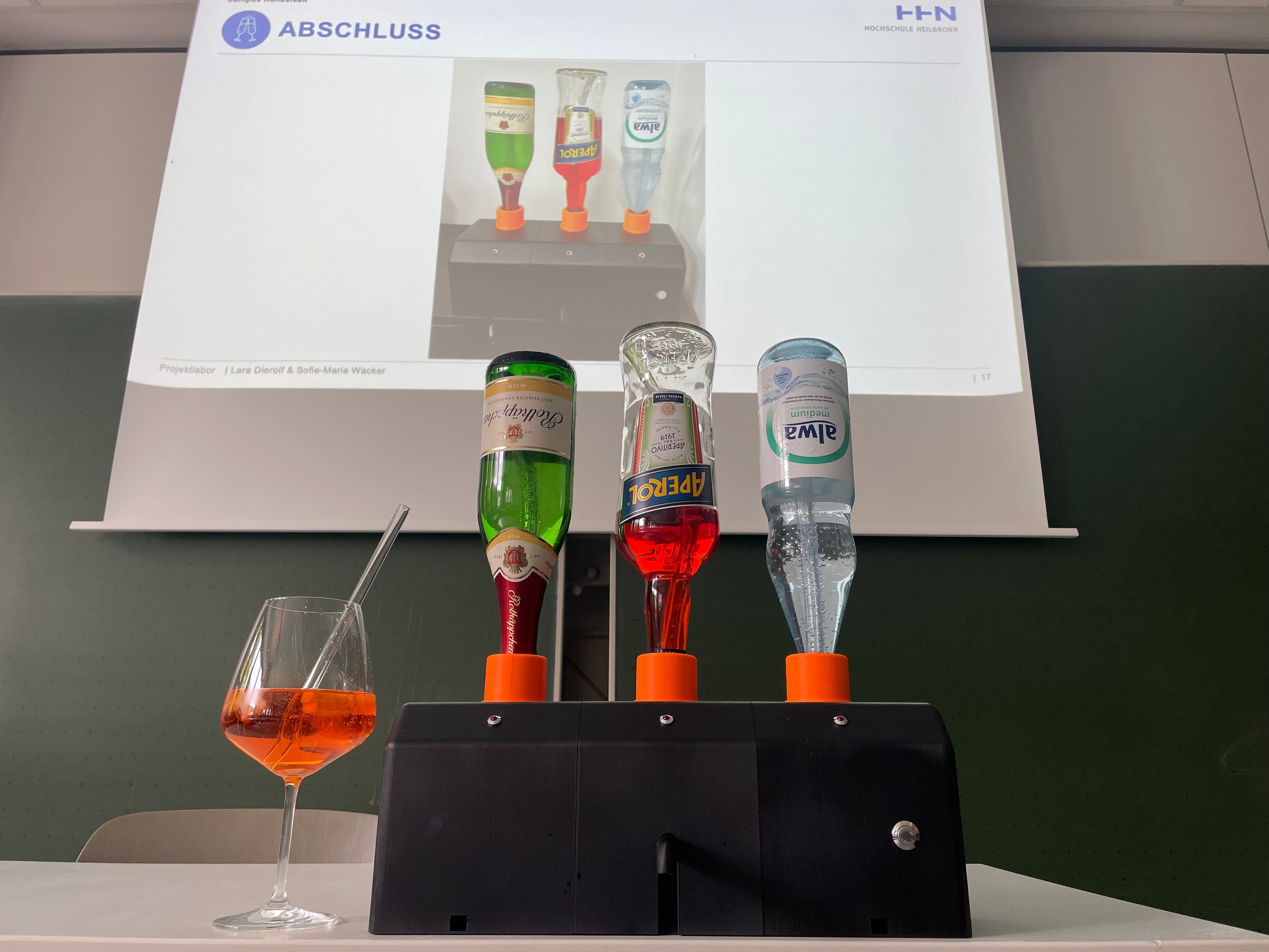 Maschine mixt den perfekten Aperol