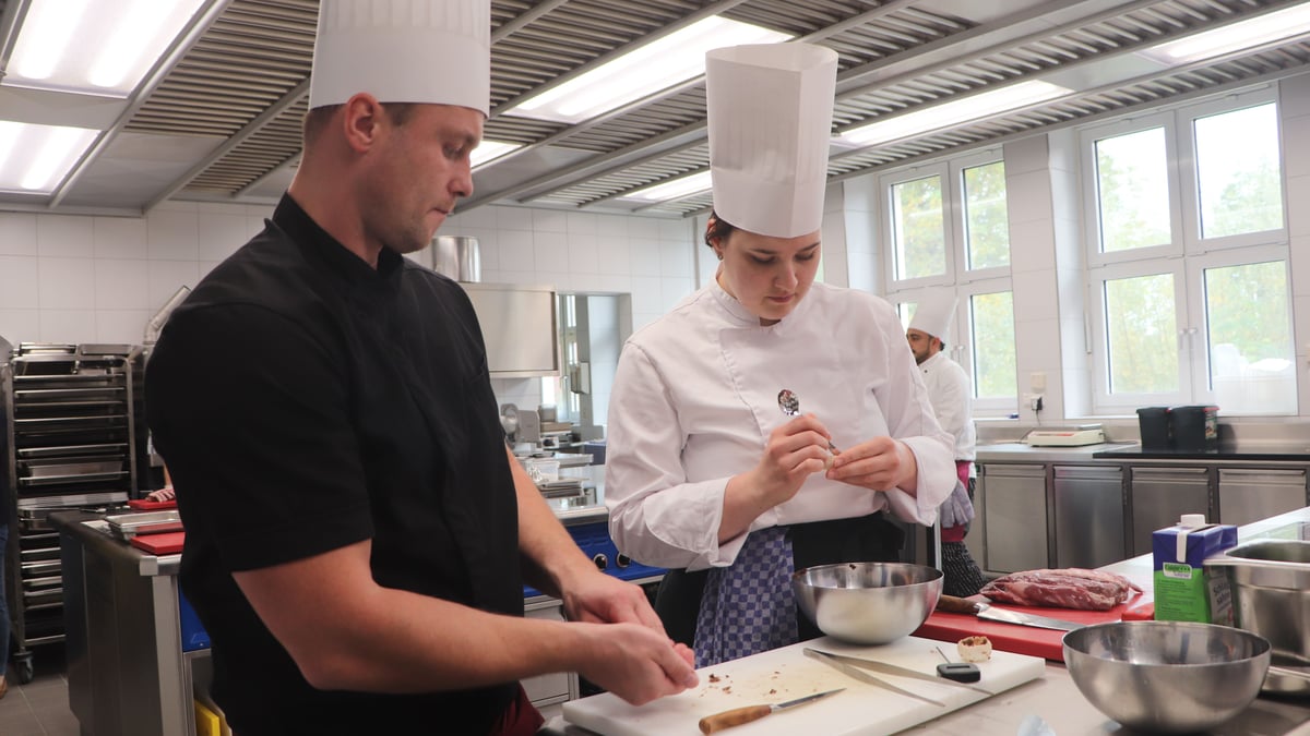 Lange Tage und Stress: Darum wollen diese Menschen trotzdem in die ...