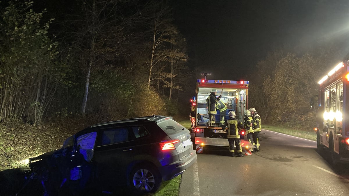 Zwei Verletzte bei schwerem Unfall auf Bundesstraße
