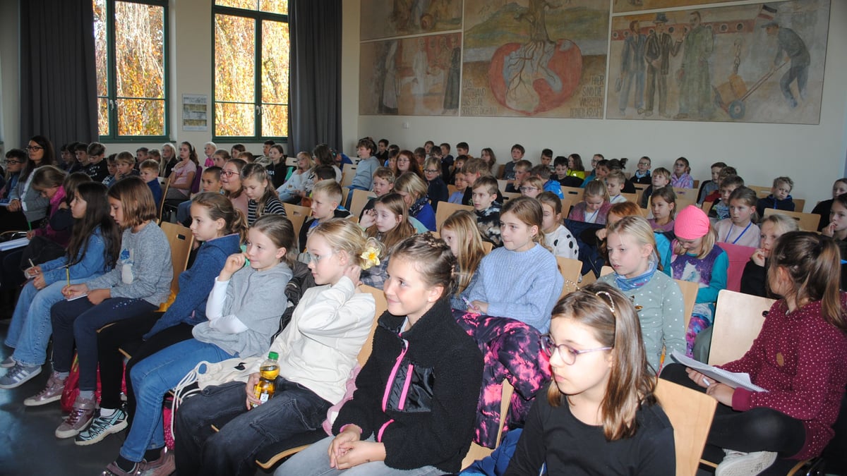 Vorlesung mit Gruselfaktor an der Kinderuni Oberschwaben
