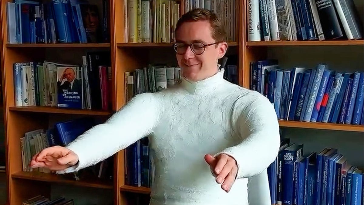 Das sieht übel aus: CDU-Politiker Philipp Amthor komplett eingegipst