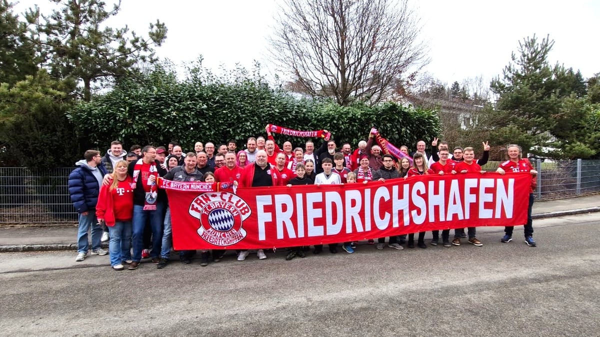 FC Bayern Fanclub beim 4:0 gegen Frankfurt im Stadion