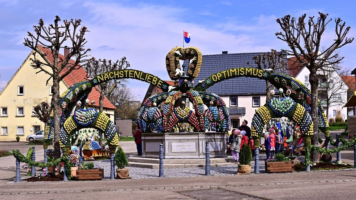 Über 12.500 echte Eier am Osterbrunnen Schechingen
