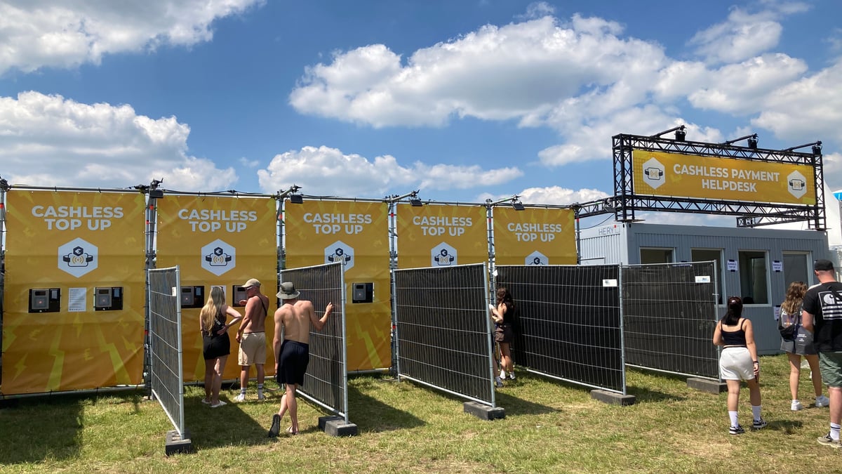 Emilie de ravin nuda once Upon a Time 's cast continues to