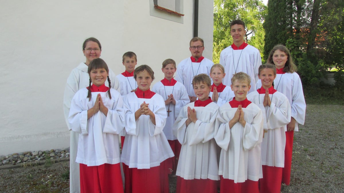 Neuaufnahme – Verabschiedung- Ehrungen unserer Ministranten